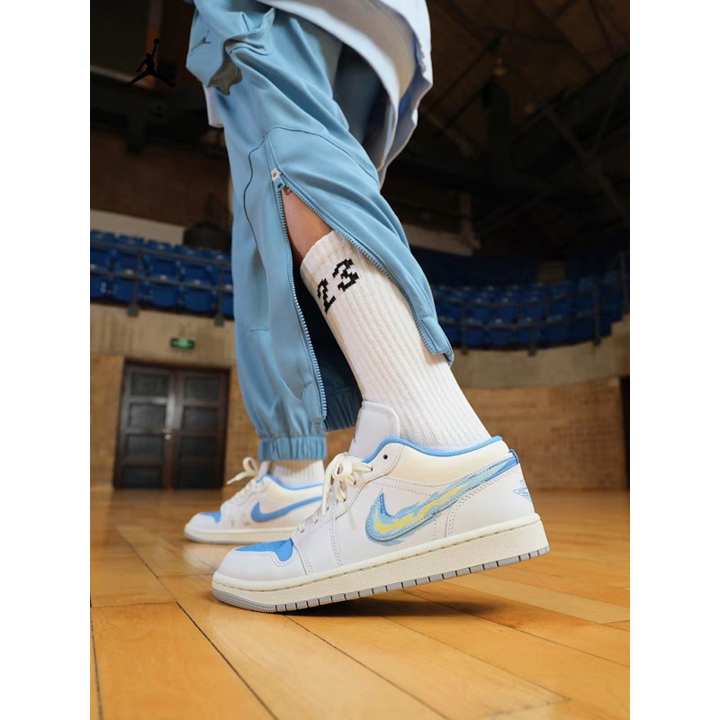 JORDAN 1 LOW JUST SKATE UNIVERSITY BLUE/ FLAME SWOOSH (100% Authentic ...