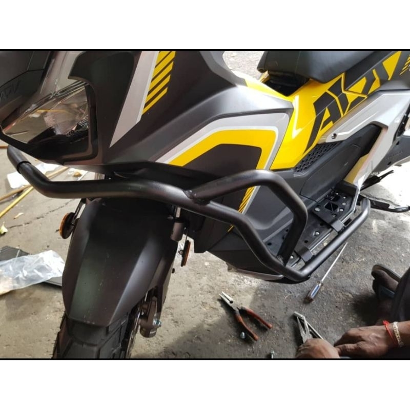 ENGINE GUARD HONDA ADV160 (BLACK) | Shopee Malaysia