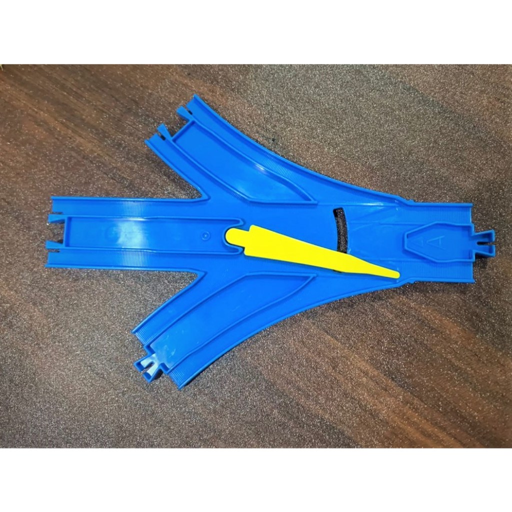 (PRELOVED) TAKARA TOMY PLARAIL DOUBLE AND THREE WAY RAIL TRACK | Shopee ...