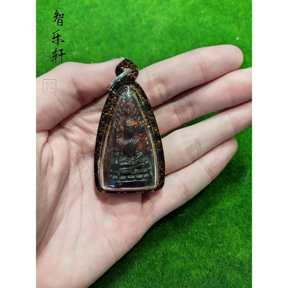 Azimat Buddha Kayu Menang , Kayu Raja Gunung , Leklai 降真香 帝皇木 流铁 佛牌 ...