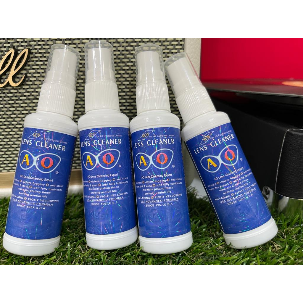 Lens cleaning spray for cleaning eyewear. Penyembur pencuci kanta ...