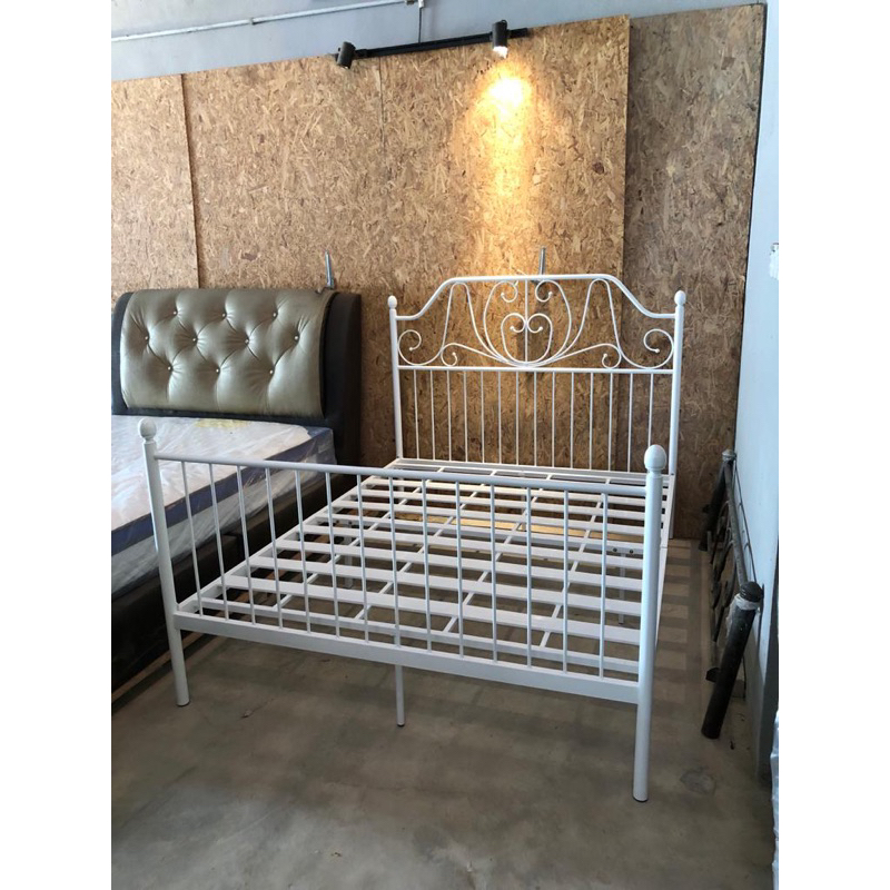 READY STOCK KATIL BESI QUEEN PUTIH/WHITE METAL BEDFRAME | Shopee Malaysia