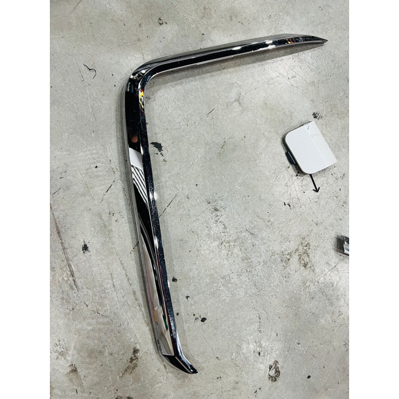 Toyota Alphard 2018 2019 2020 2021 front bumper chrome garnish towing ...