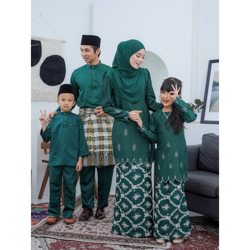 SET FAMILY RAYA KURUNG SOFEA WARNA EMERALD GREEN | Shopee Malaysia