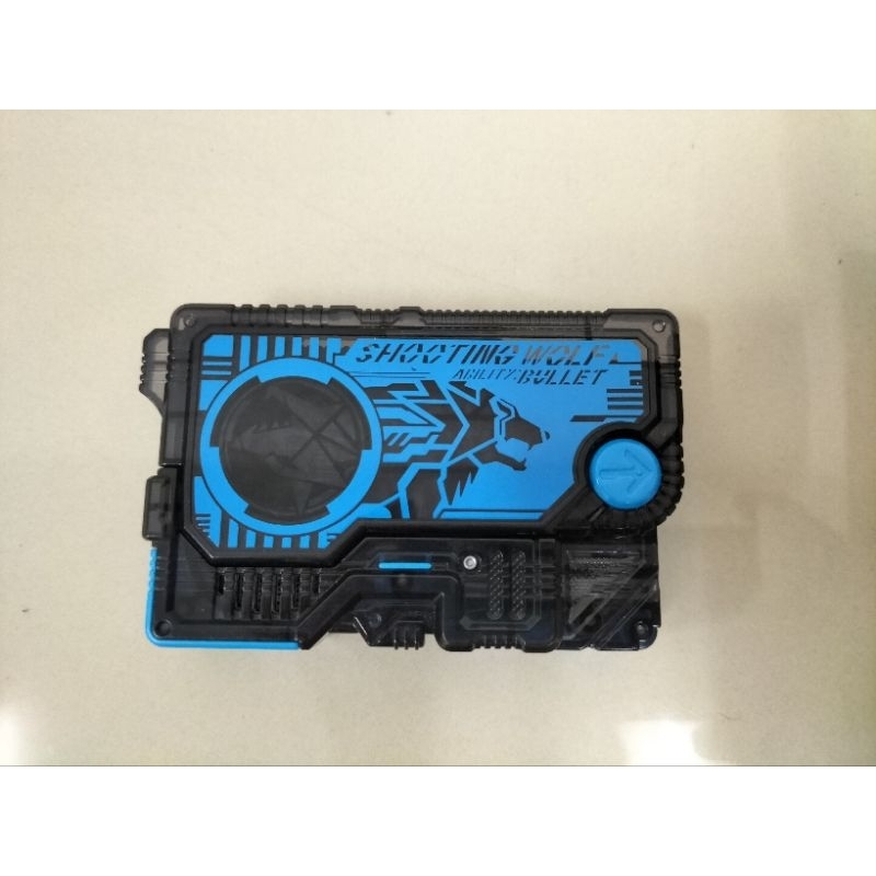 ORIGINAL BANDAI KAMEN RIDER ZERO ONE DX SHOOTING WOLF PROGRISE KEY ...