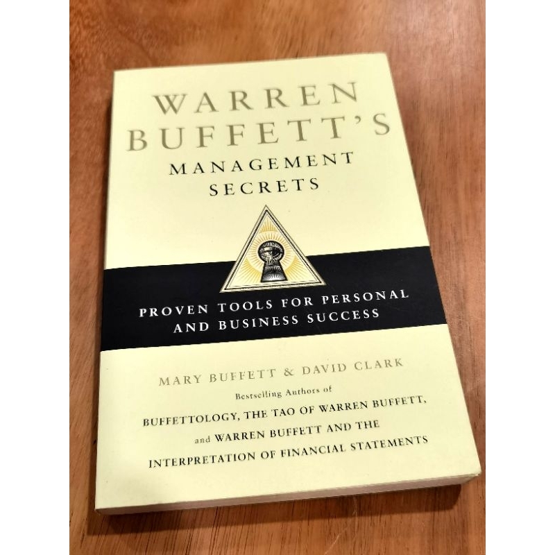 Warren Buffet's Mangement Secrets Book By Mary Buffet & David Clark ...