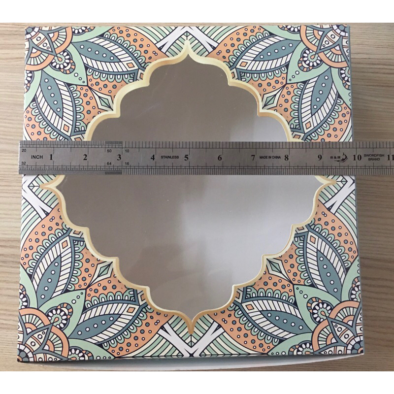 HARI RAYA Talam box window design Batik Kotak kuih talam Kotak Kuih ...