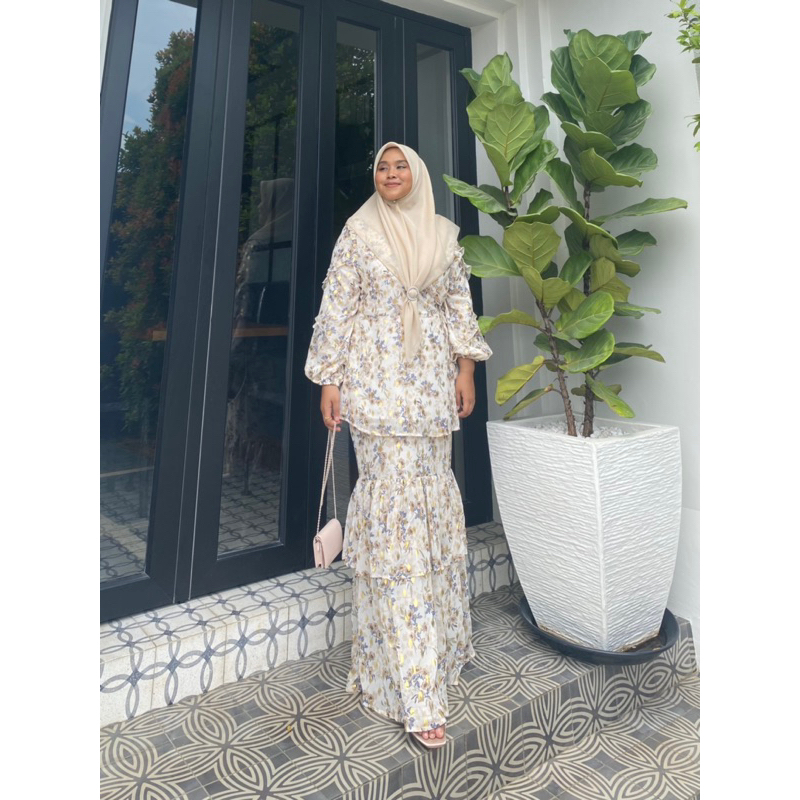 ZALIA KURUNG WRAP BEIGE | Shopee Malaysia