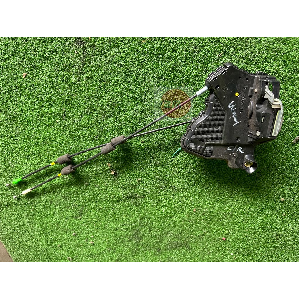 Toyota Wish ZGE20 Front Right Used JDM Door Lock | Shopee Malaysia