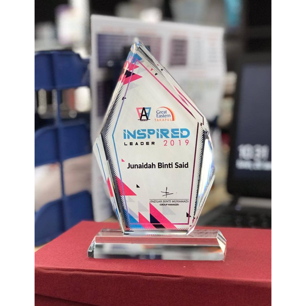 Crystal Plaque Cenderahati Event | Sekolah Dinner Anugerah Hari Guru ...