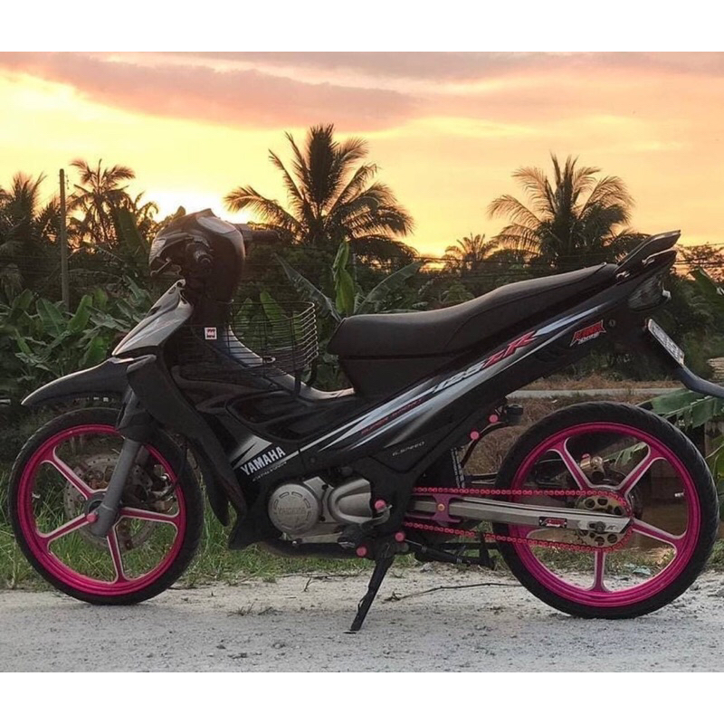 COVERSET HITAM SKALA Y125Z/ZR ORIGINAL ( HLY ) | Shopee Malaysia