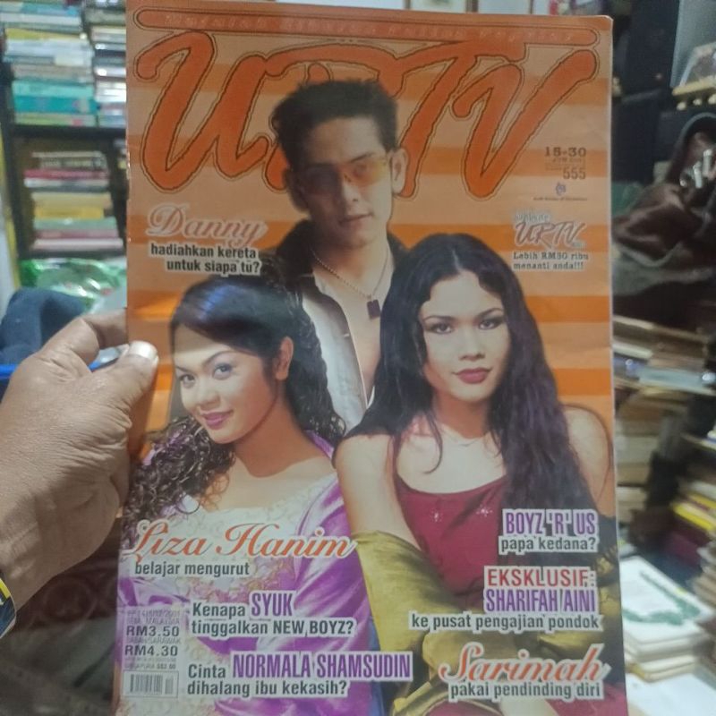Majalah Hiburan URTV Preloved Good Condition Part 3 | Shopee Malaysia