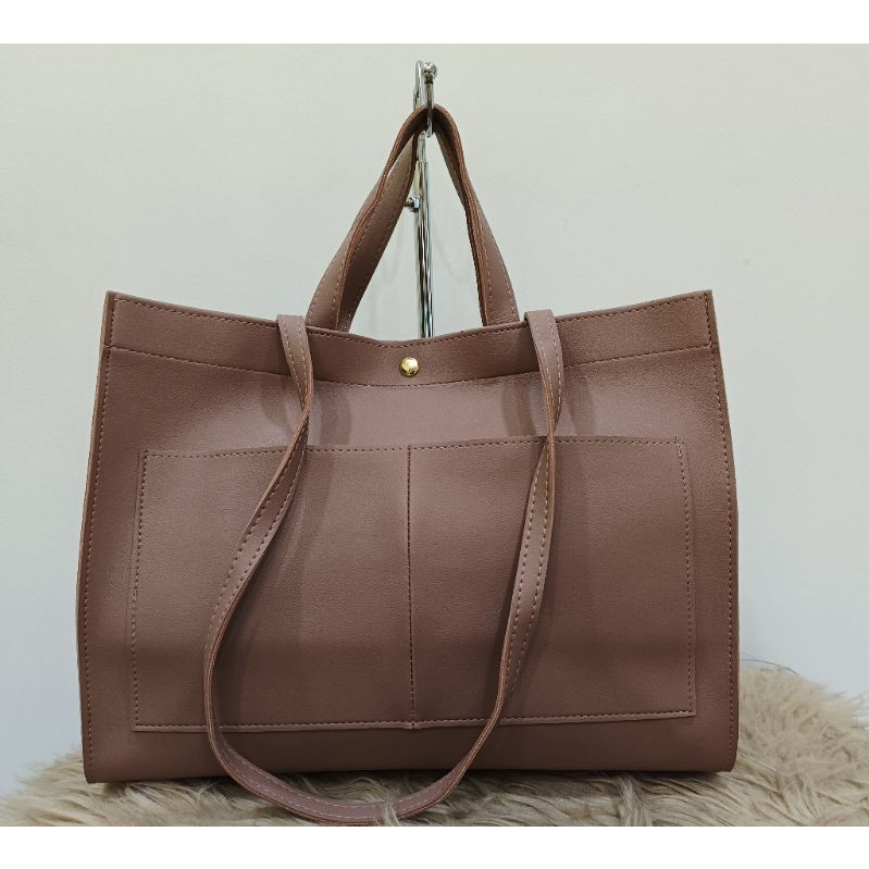 Beg Fashion terpakai pelbagai jenama lock dlam live sahaja. | Shopee ...