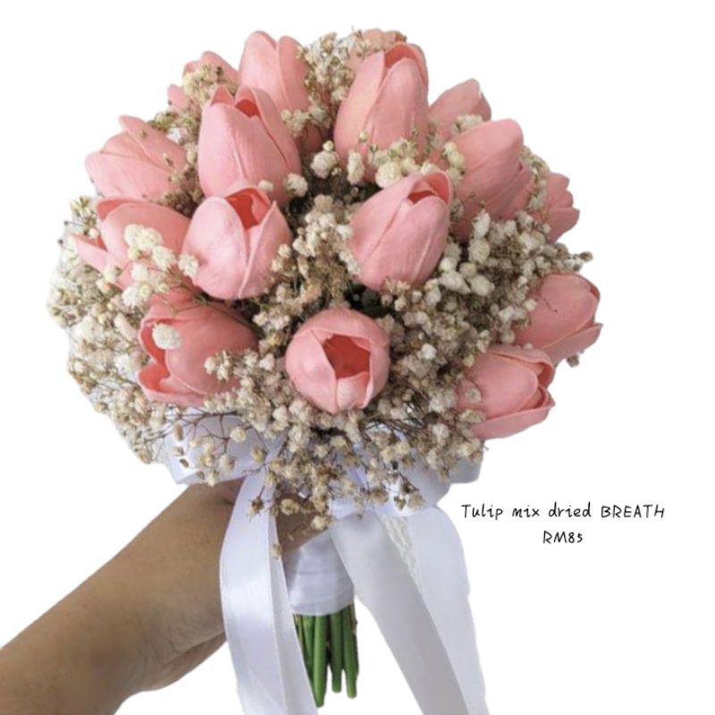 bunga tangan pengantin tulip pink With dried breath boleh custom ...