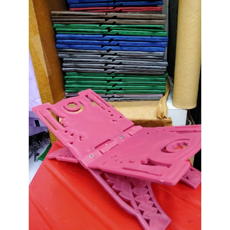 Rehal Plastik Pink Dan Lain-Lain Warna Tempat Letak Muqaddam,Iqra Dan ...
