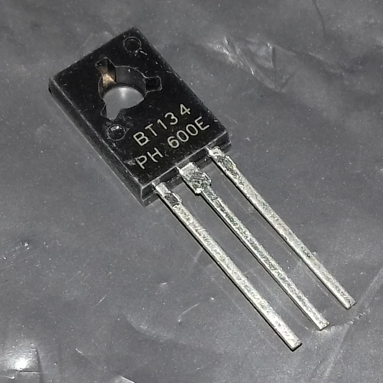 (1157) BT134-600E BT134-600E BT134-600E TRIAC 2A 4A 600V TO-126 ...