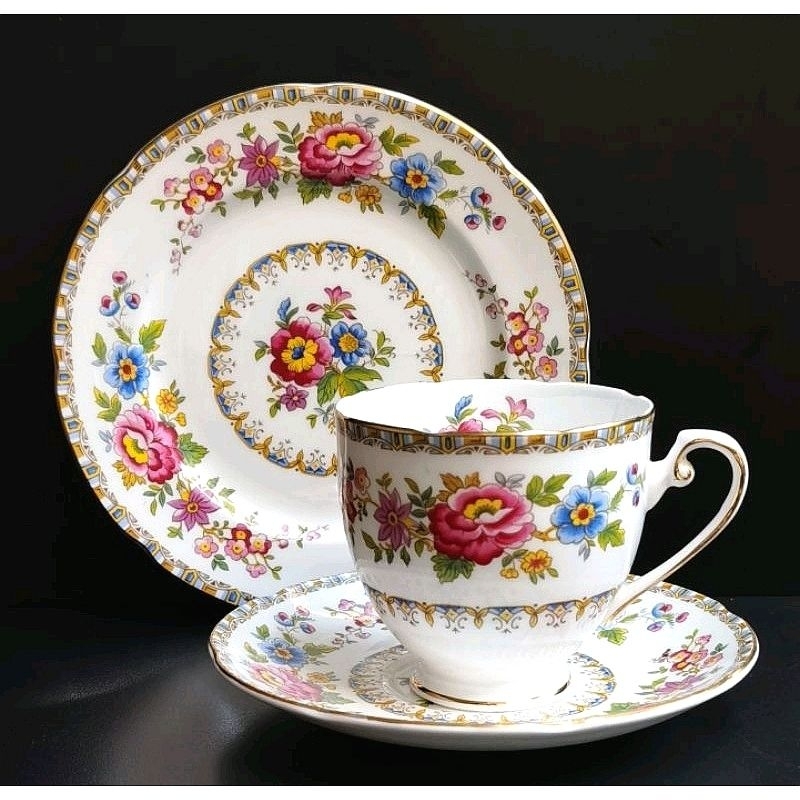 Royal Grafton 🇬🇧 Made in England Malvern Bone China Tea Set Sold ...