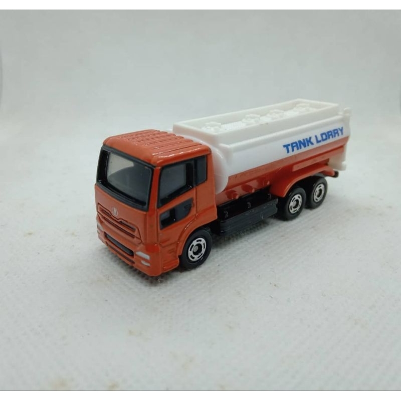 tomica nissan diesel quon | Shopee Malaysia
