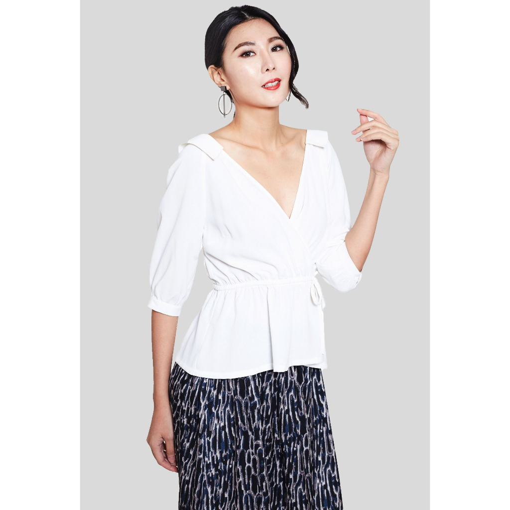 nichii Wrapped Drawstring Waist Top in Off White (LC1676-19042 ...