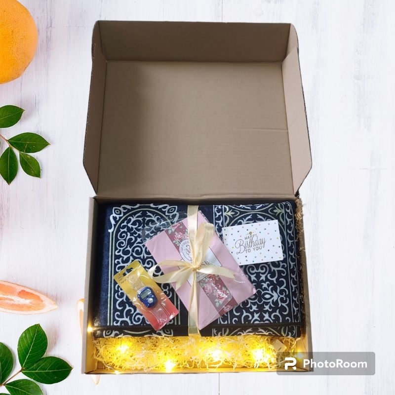 EXCLUSIVE Giftbox Sejadah Nama Size Besar Design Yg Menarik | Shopee ...