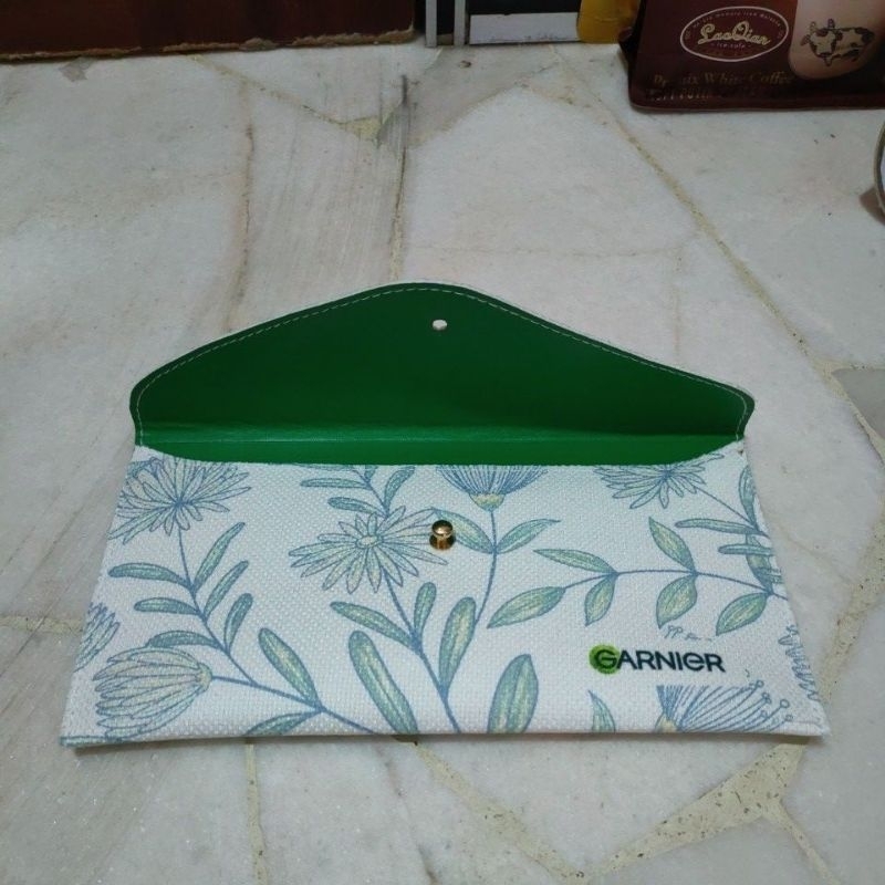 Garnier ang pow pouch 2023现货手拿包 | Shopee Malaysia