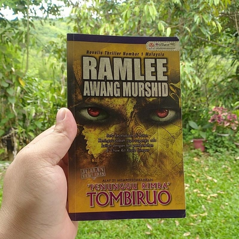 Buku Lama PENUNGGU RIMBA TOMBIRUO | Shopee Malaysia