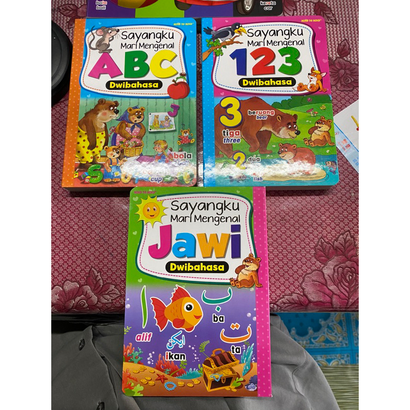 BUKU KERAS DWIBAHASA SAYANGKU MARI MENGENAL JAWI ABC 123 | Shopee Malaysia
