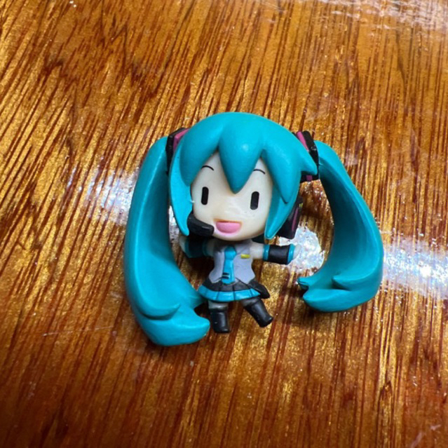 miku mini figure (slightly stain on back as picture show) | Shopee Malaysia