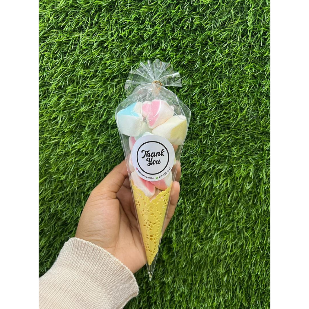 Doorgift Candy 🍬 Goodies Candy 🍬 (design -mushmellow cone without ...