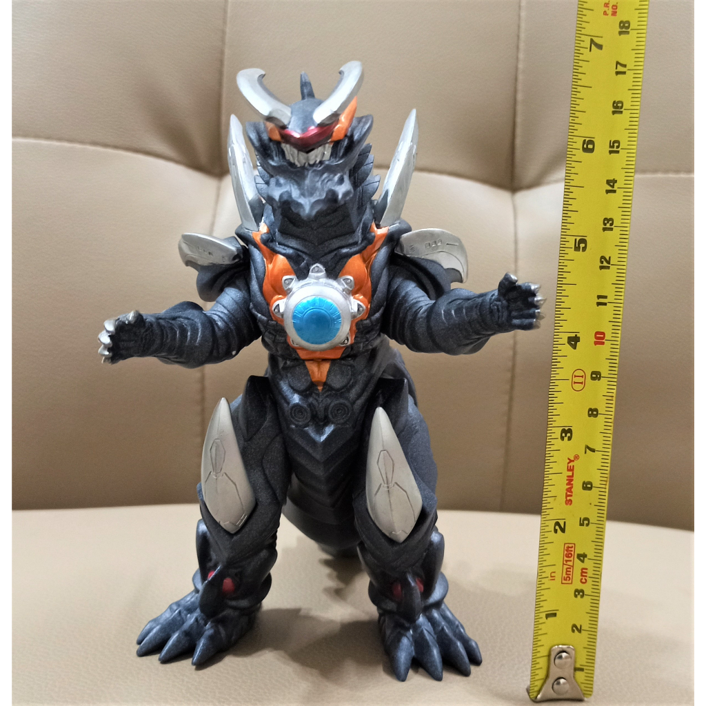 BANDAI SOFUBI ULTRAMAN ULTRA MONSTER DX VICT LUGIEL DARK LUGIEL KAIJU ...