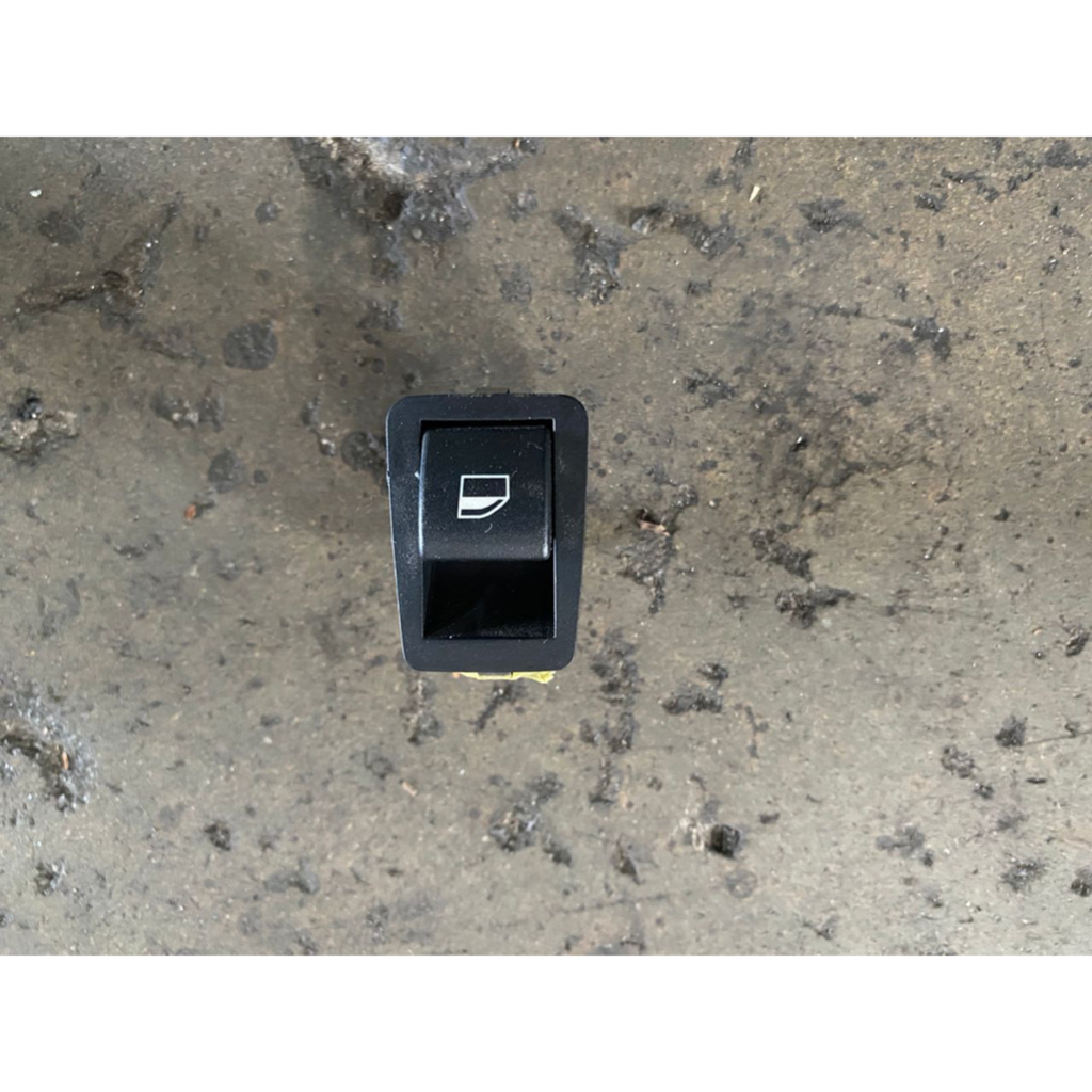 BMW E46 POWER WINDOW SWITCH SINGLE ORIGINAL HALFCUT JAPAN | Shopee Malaysia