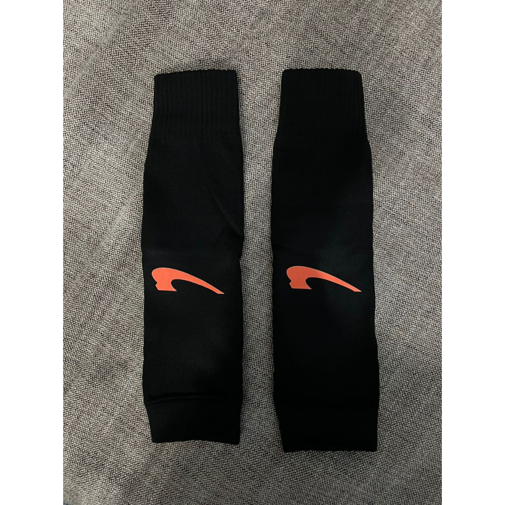 Stokin warna Hitam Referee Logo Oren | Shopee Malaysia
