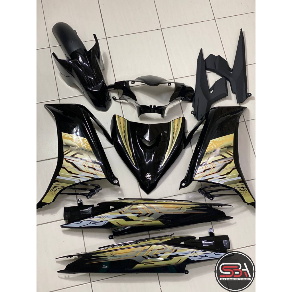 YAMAHA LC LC135 V2 V3 V6 V7 HITAM KILAT FULL STRIPE HITAM GOLD ROBOT 9 COVERSET BODYSET SIAP ...