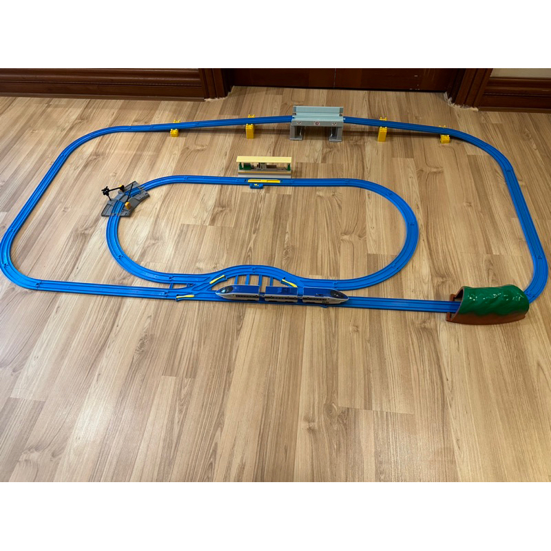 Takara Tomy Plarail Track Layout Set with train (preloved) | Shopee ...