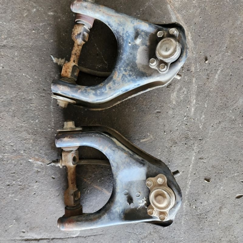 Isuzu trooper ubs55 upper arm USED | Shopee Malaysia