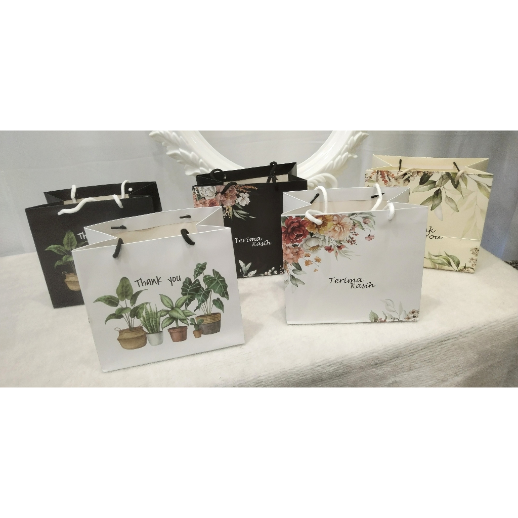 exclusive GOODIES BAG PAPER BAG EXCLUSIVE NEW DESIGN 10 PCS | Shopee ...