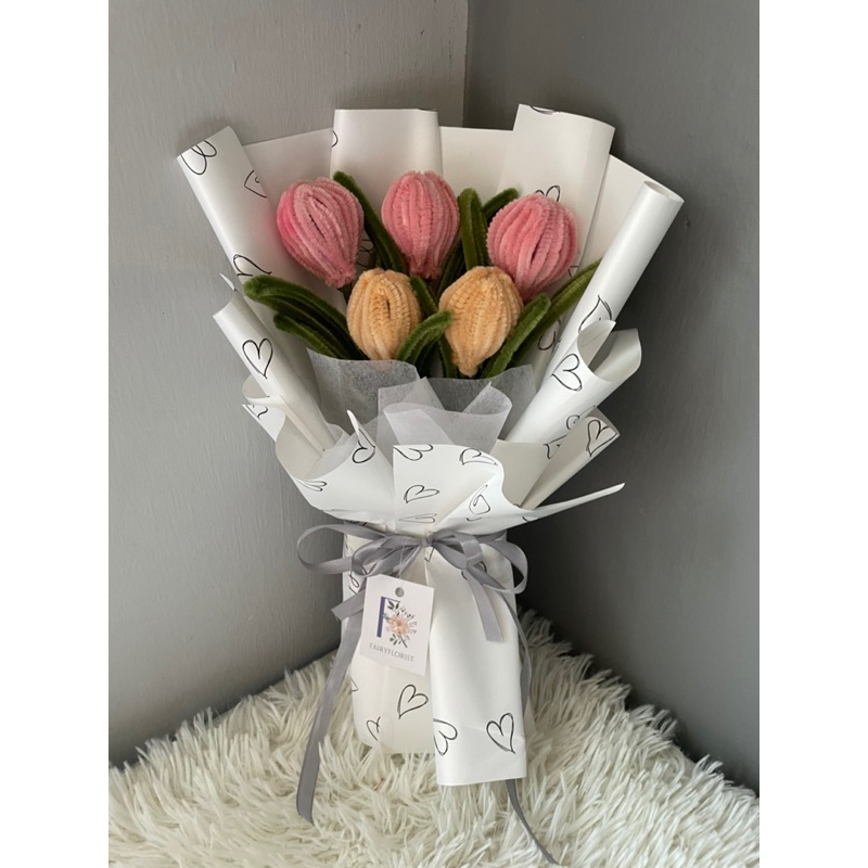 BOUQUET FULLY TULIPS FOR GRADUATION/ BIRTHDAY / ANNIVERSARY | Shopee ...