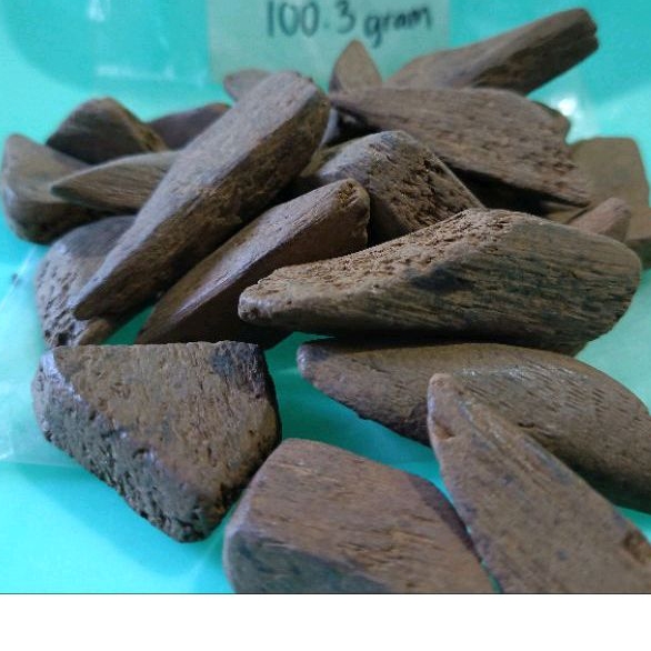 ORIGINAL KAYU BUKHOOR GAHARU SENAIE A4 OUD AGARWOOD | Shopee Malaysia