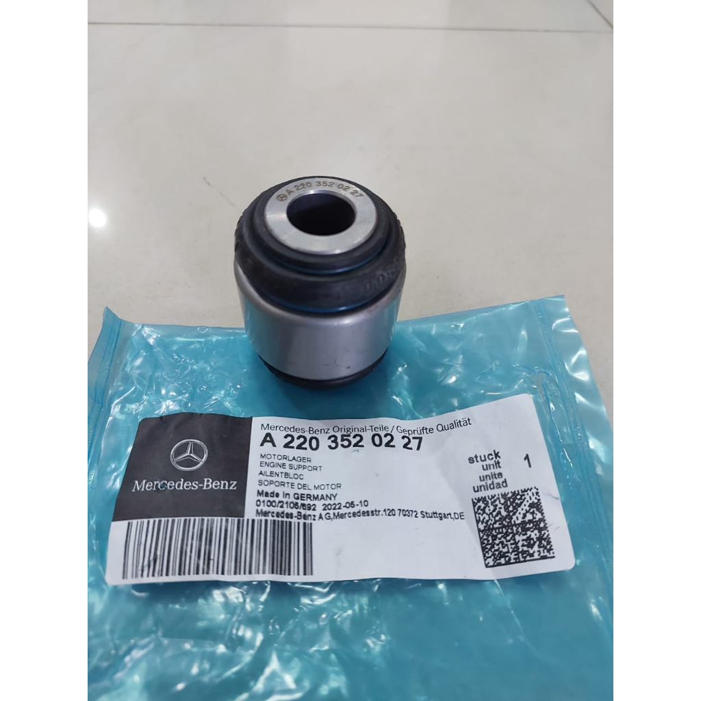 2203520227 2043520027 REAR KNUCKLE ARM BUSH MERCEDES W201 W202 W203 ...