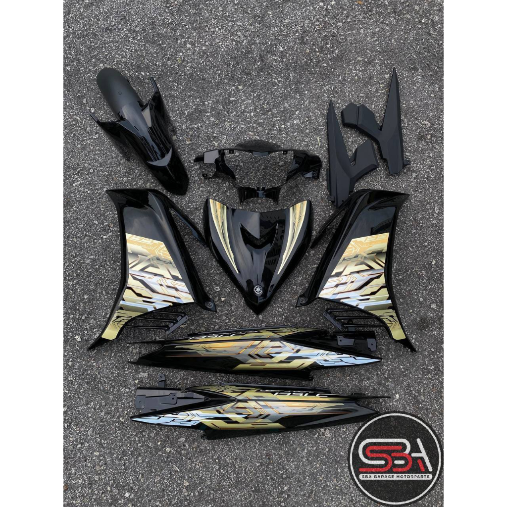 YAMAHA LC LC135 V2 V3 V6 V7 HITAM KILAT FULL STRIPE HITAM GOLD ROBOT 9 COVERSET BODYSET SIAP ...