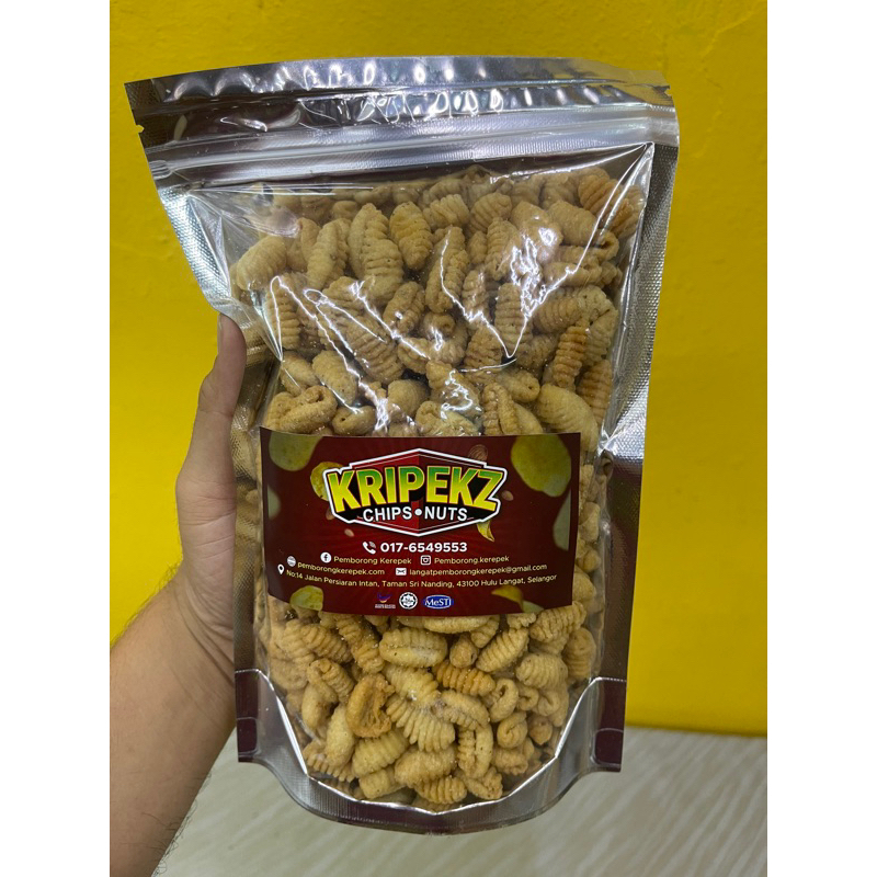 Kuih siput kerepek, asam masin, jeruk, biskut tin, kacang, snack ...