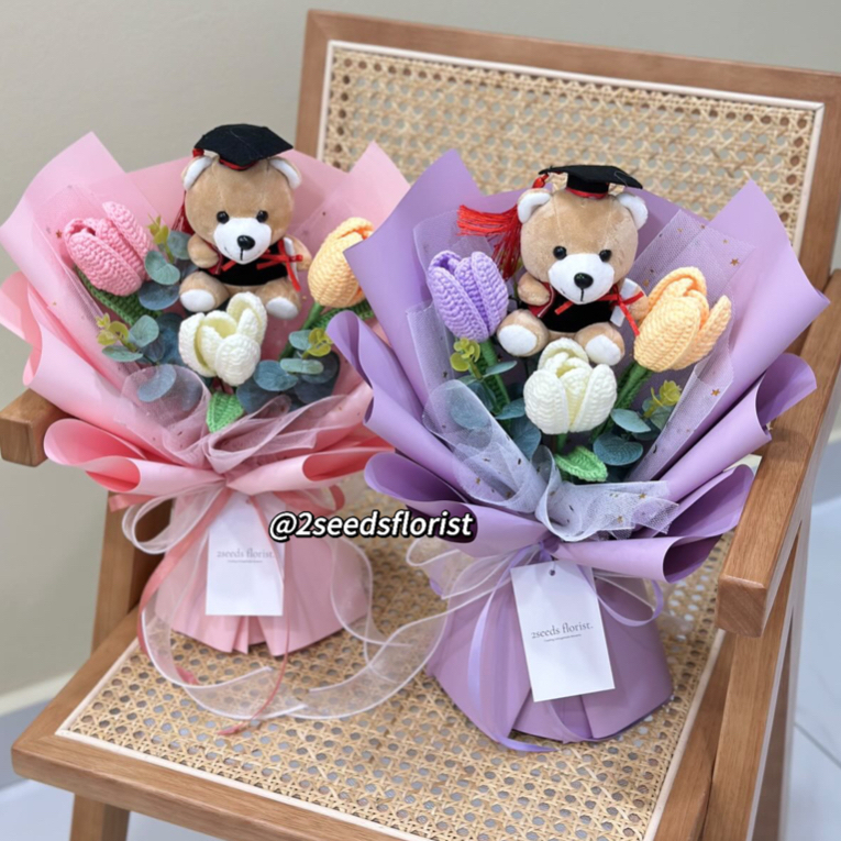 Crochet tulips with graduation bear | Shopee Malaysia