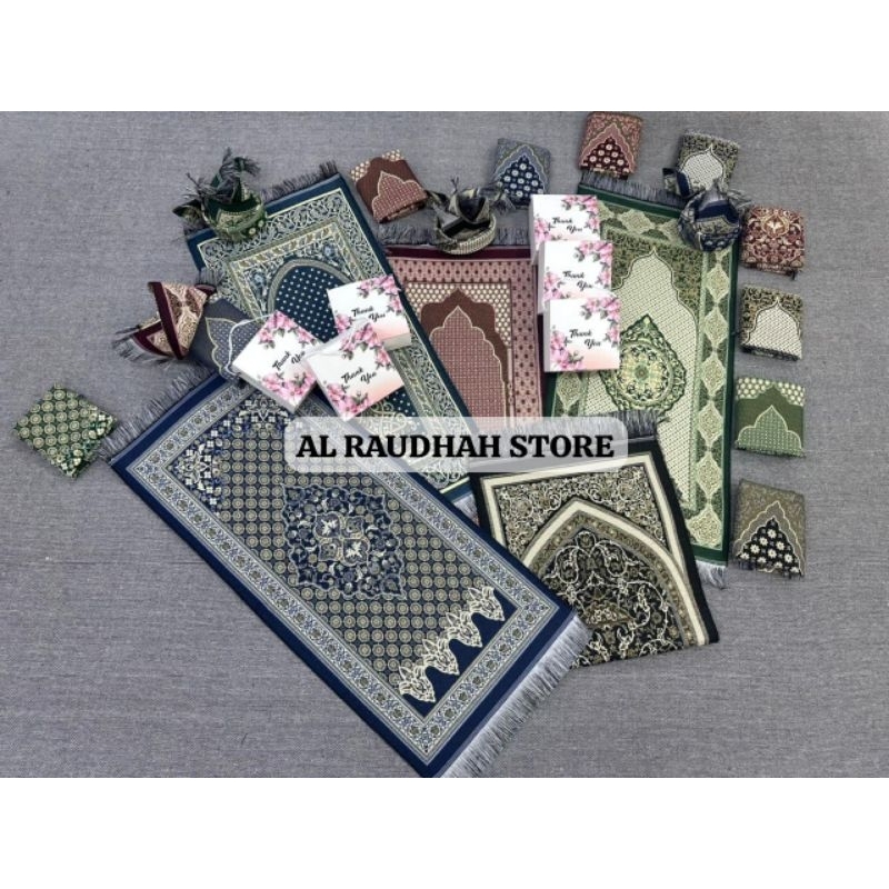 Sejadah Door gift sejadah New Design 👍 Really good quality Size 70×35cm ...