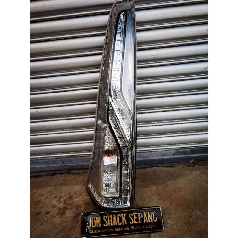 NISSAN SERENA C26 CKD / NFL TAIL LAMP LH | Shopee Malaysia