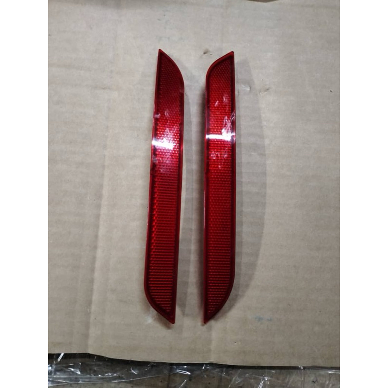 BMW F30 REAR BUMPER RED REFLECTOR 2012-2015y OLD MODEL | Shopee Malaysia