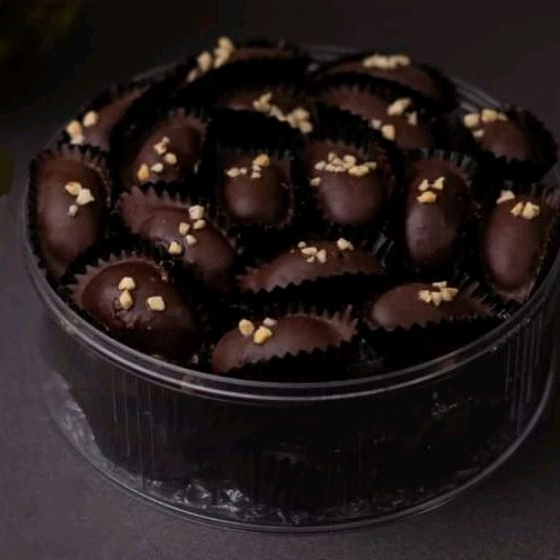 kuih raya Almond London badam sebiji | Shopee Malaysia