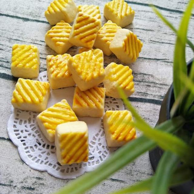 TART NENAS HOMEMADE JEM NENAS PINEAPPLE TART MELT IN MOUTH | Shopee ...