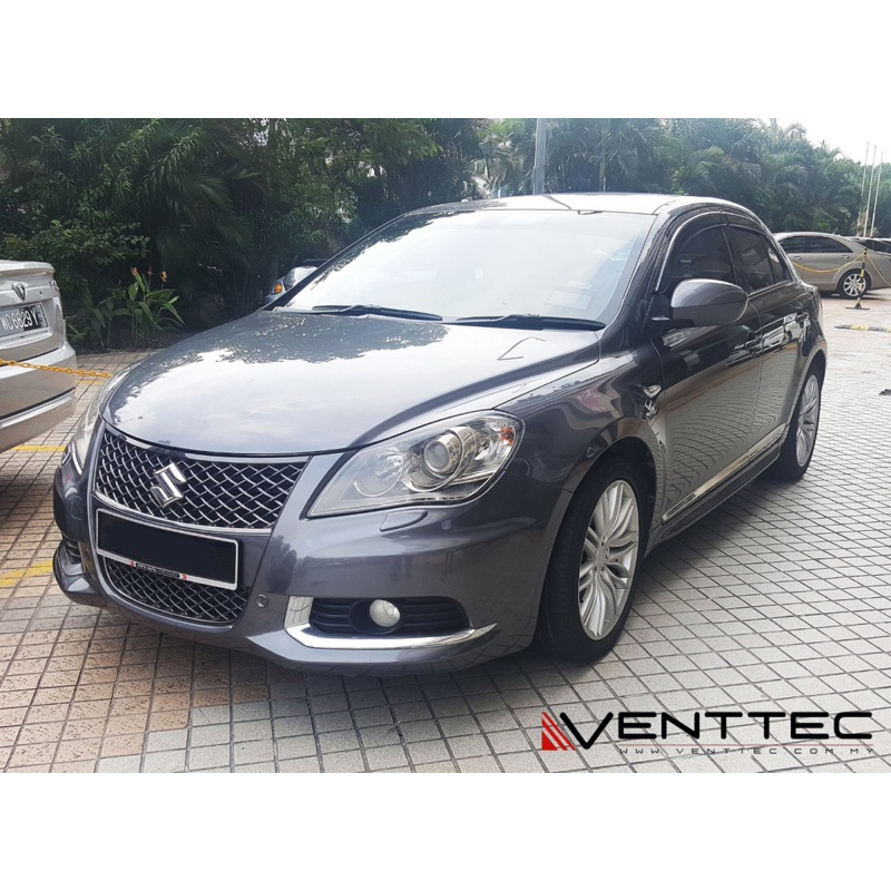 Suzuki Kizashi Window