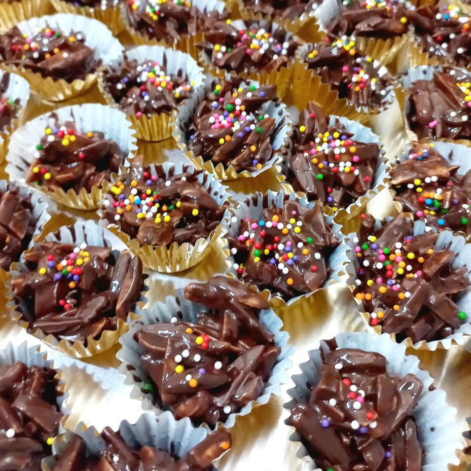 Almond Coklat Almond Rocher Almond Cluster Cookies Badam Biskut Coklat ...