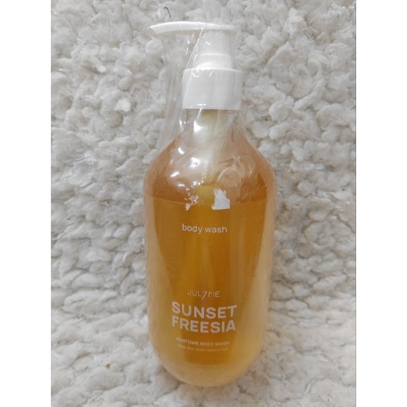 Jul7Me Sunset Freesia Perfume Body Wash 500ml (expiry date 31 may 2024 ...